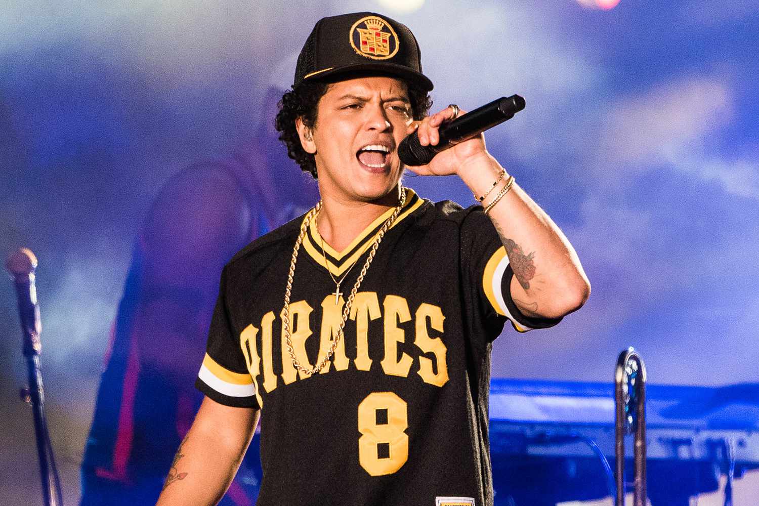 Bruno Mars cancela concierto en Israel tras ataques de Hamas ...