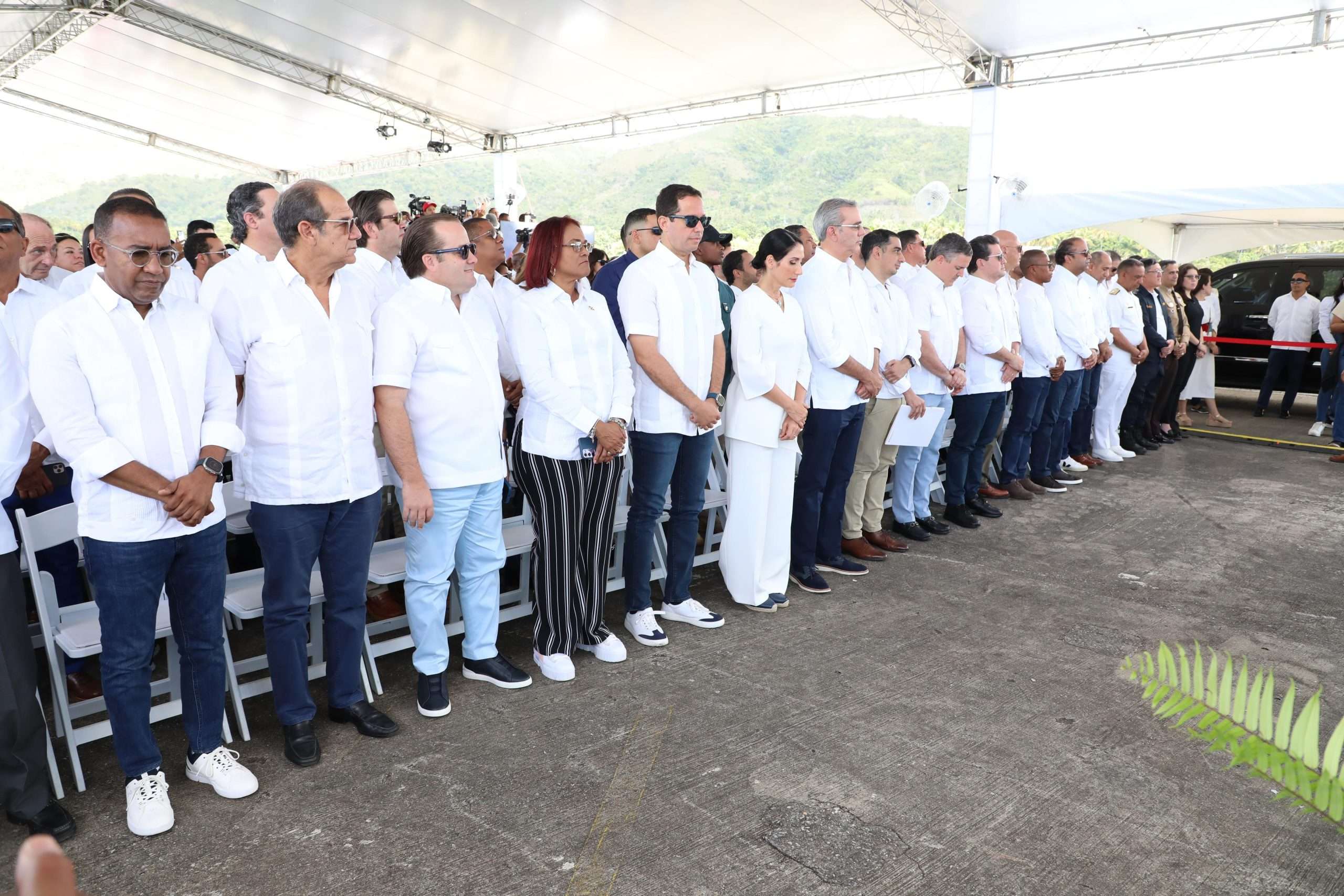 Dan inicio a la construcción del puerto de Samaná; el primer crucero ...