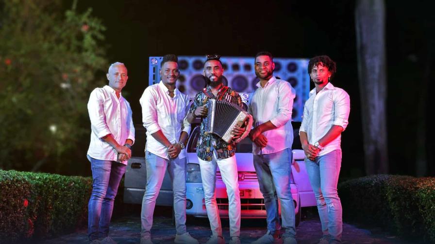 El Diamante Negro y La Mini Banda preparan gira y promueven "La Pava ...