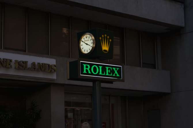 La nueva era Rolex: fascinantes esferas fabricadas con meteoritos ...